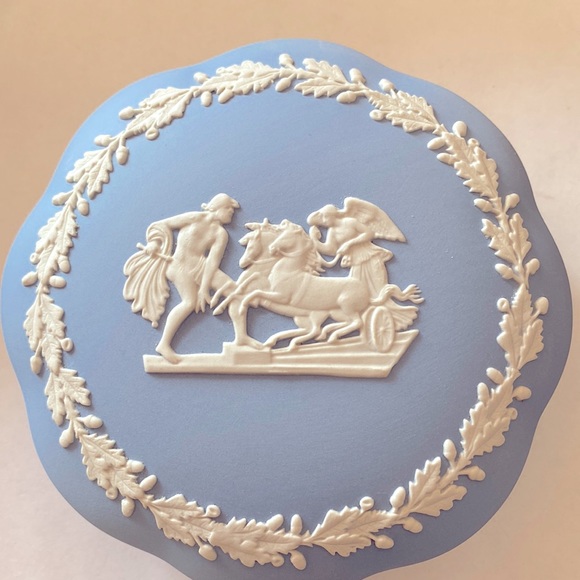 Wedgwood | Accessories | Vintage 5 Scalloped Round Wedgewood Trinket ...
